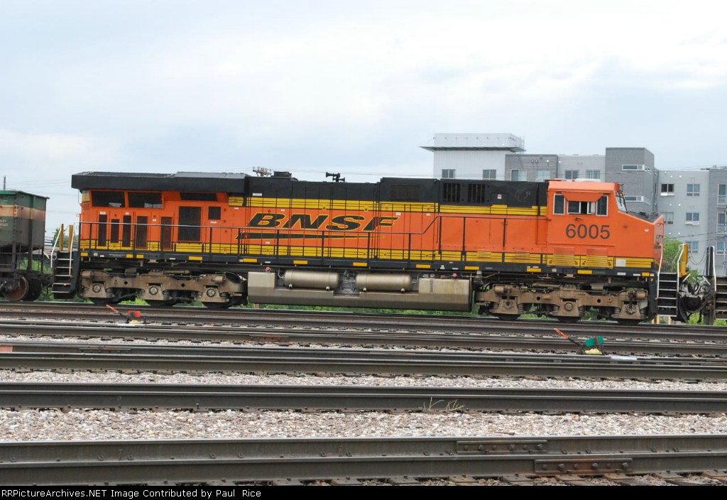 BNSF 6005